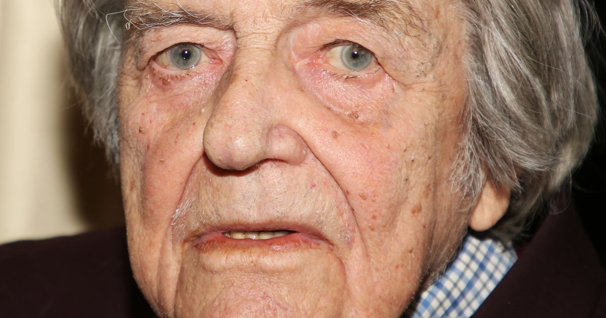 Jean-Pierre Mocky dédicace son nouveau livre Une vie de cinéma aux Deux ...