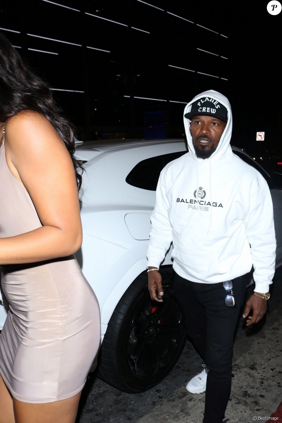 Jamie Foxx a été aperçu avec la chanteuse Sela Vave, alors qu'il ...