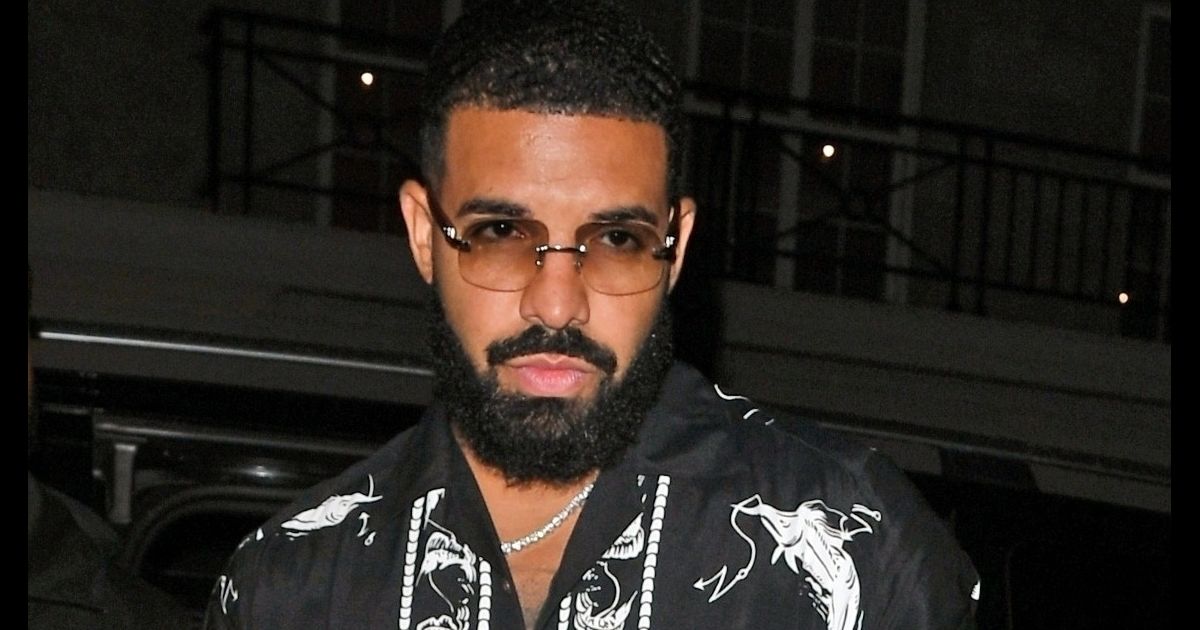 Drake à la sortie du restaurant Nobu à Los Angeles, le 5 septembre 2019 ...
