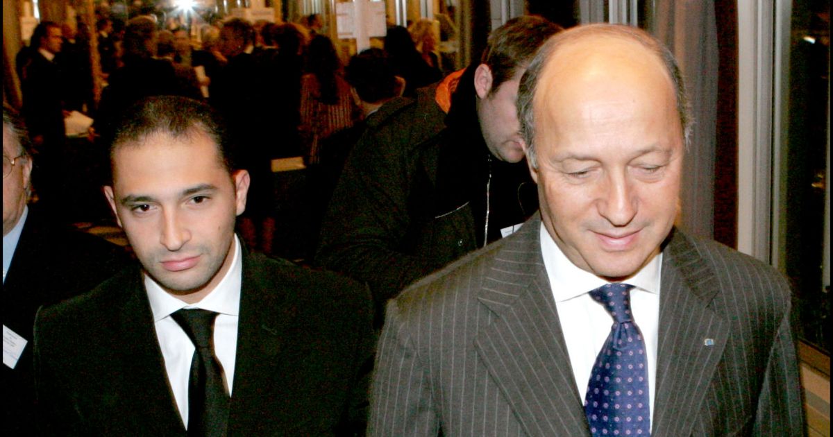 Laurent Fabius et son fils Thomas à Paris en 2005. - Purepeople