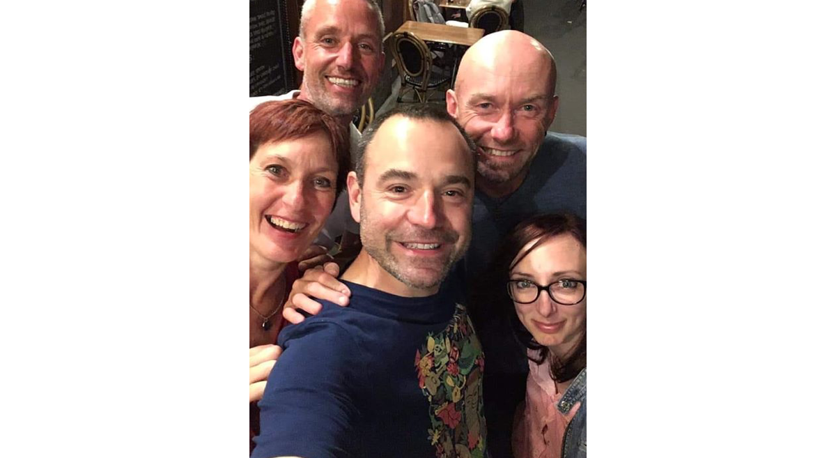 Photo : Carole, son compagnon Steve, Raphaël, Sébastien et Emilie - Les ...