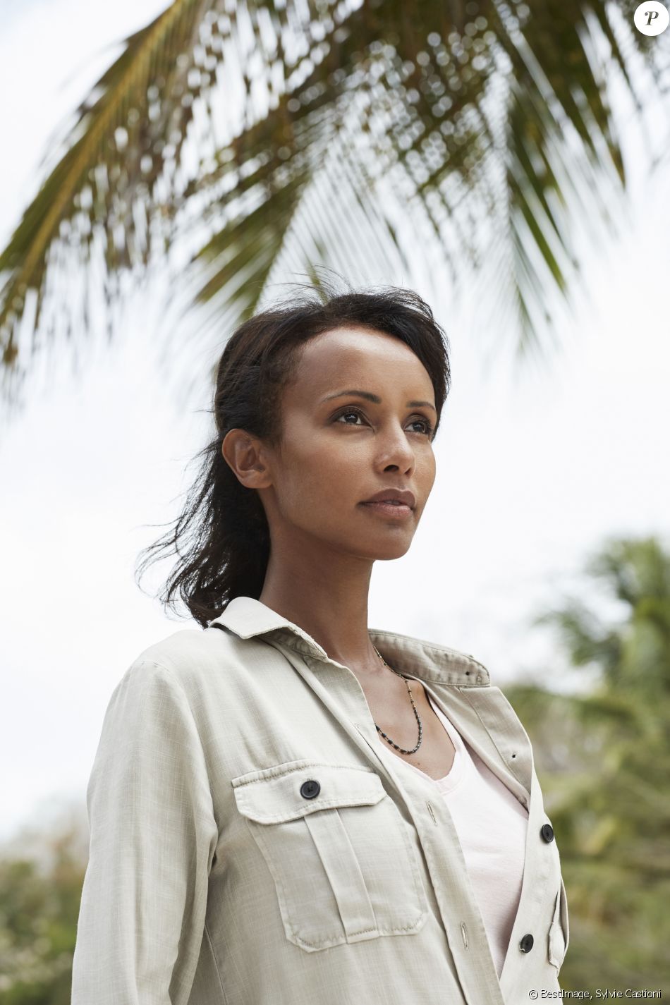 Sonia Rolland : Aux commandes dans Tropiques criminels, son retour en ...