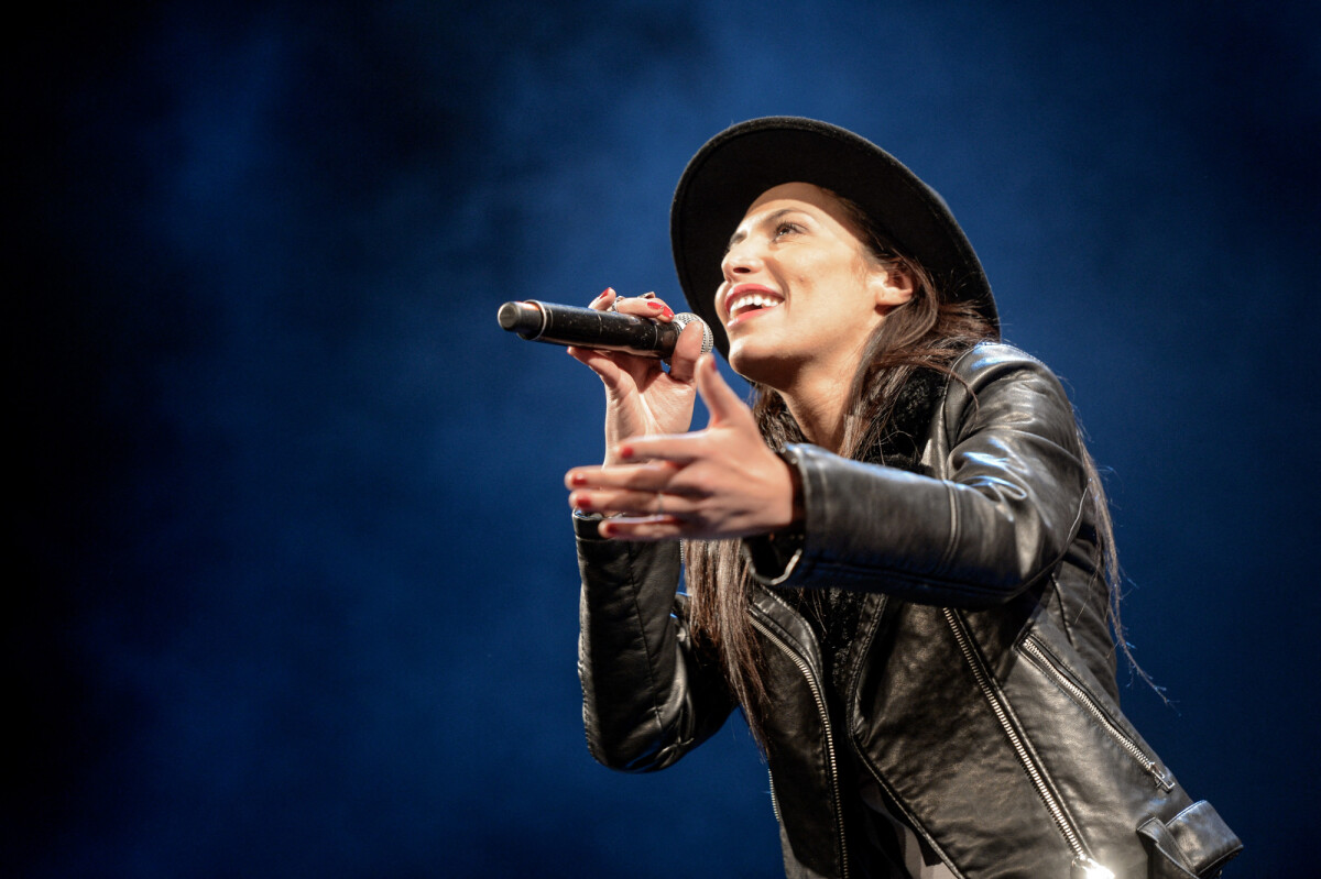 Photo : Zaho lors du concert pour la 1000e de l'émission "Equipe de ...