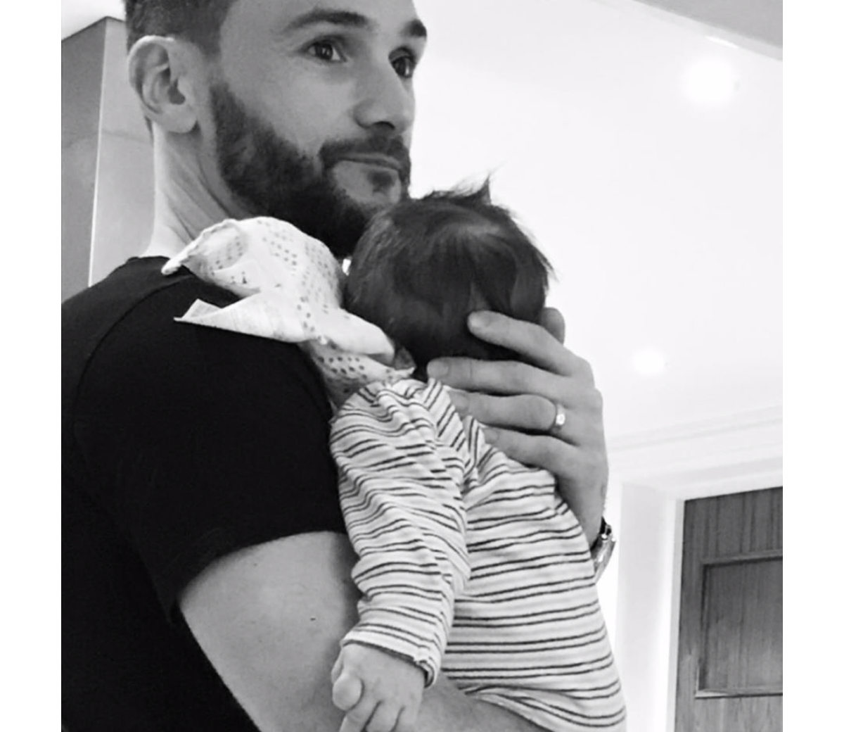 Photo : Le footballeur Hugo Lloris et son fils de trois mois, Léandro ...