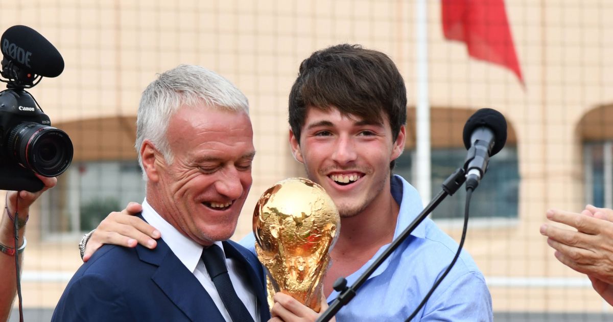 Didier et Dylan Deschamps durant l'inauguration du Stade de football ...