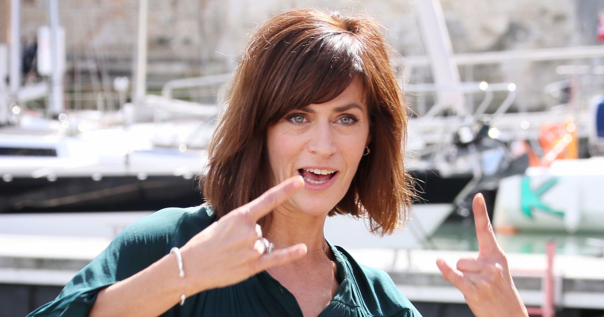 Anne Caillon - Photocall de la série Demain nous appartient lors de la ...