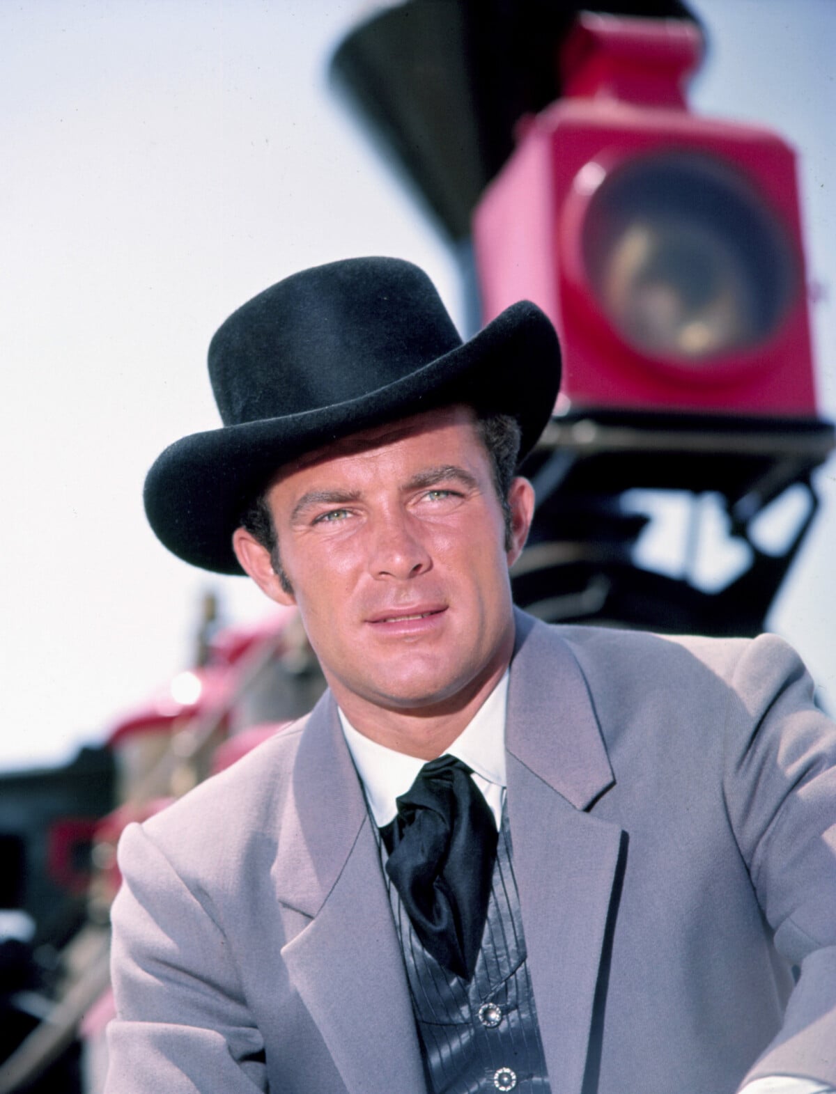 Photo : Robert Conrad lors du tournage des "Mystères de l'Ouest" en ...