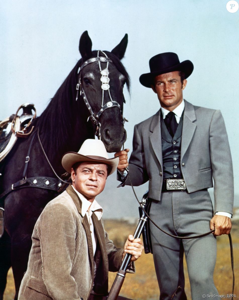 Ross Martin et Robert Conrad lors du tournage des Mystères de l'Ouest ...