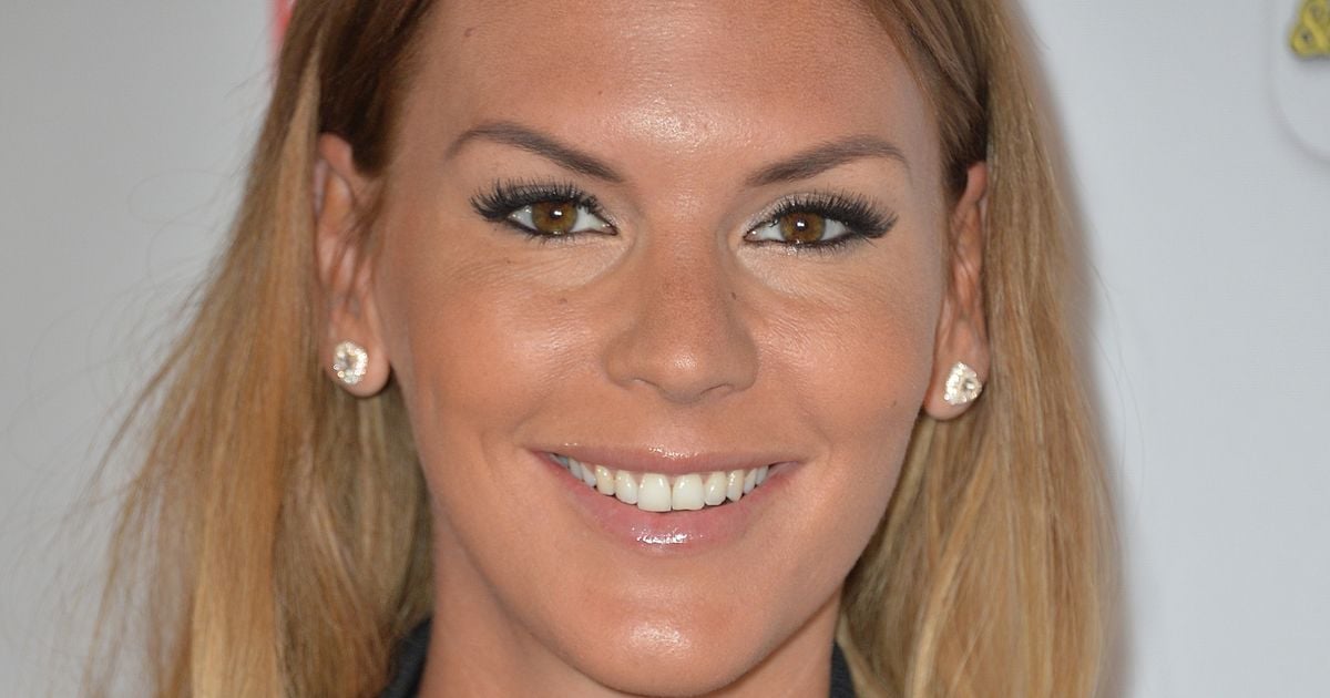 Kim Glow humiliée par Amélie Neten : "Demande à refaire ton cerveau ...