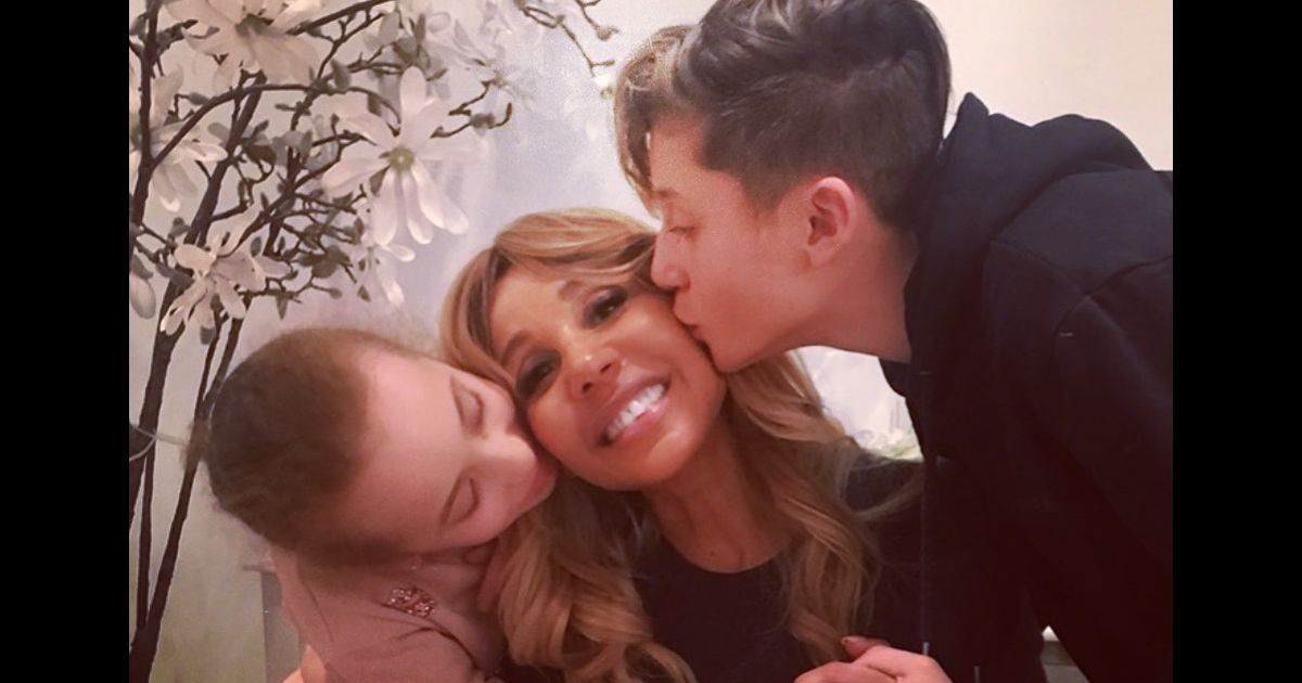 Cathy Guetta Entour e De Ses Enfants Angie Et Elvis L occasion De La cathy-guetta-entour-e-de-ses-enfants-angie-et-elvis-l-occasion-de-la