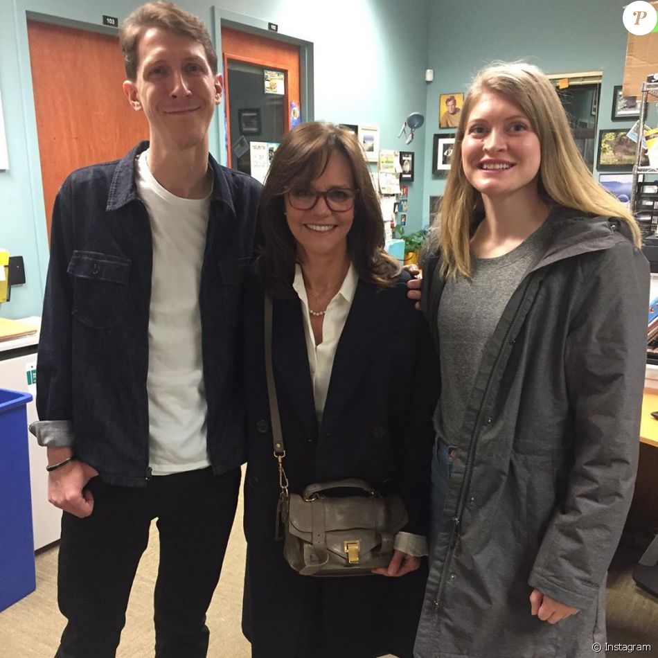 Michael Conner Humphreys avec Sally Field et sa compagne Brittny en ...