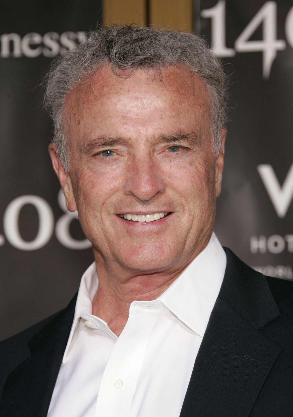 Photo : Kevin Dobson à la première du film 1408, à Los Angeles ...