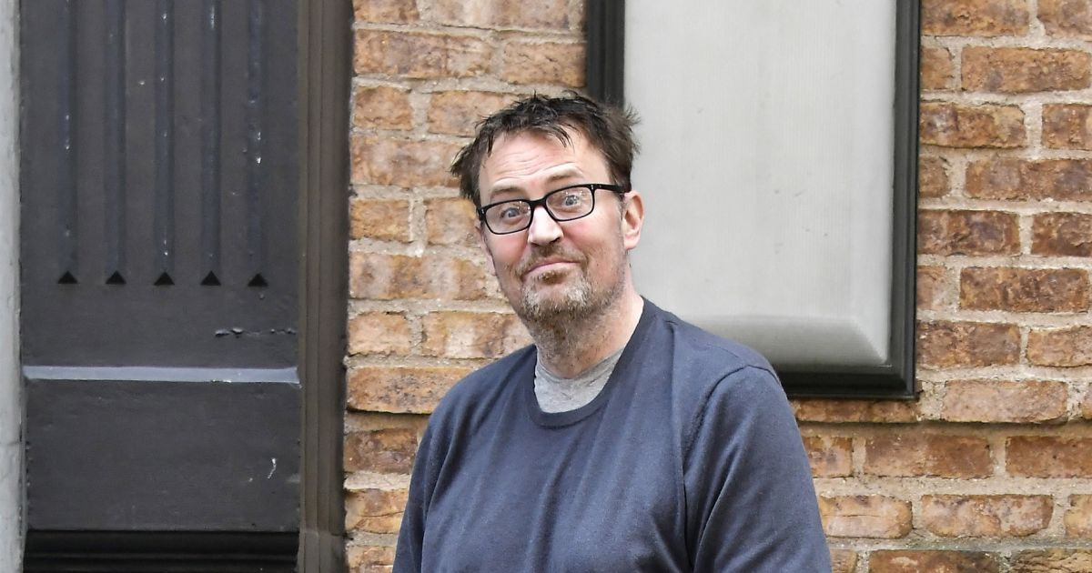 Exclusif - Matthew Perry se promène dans les rues de New York le 25 ...