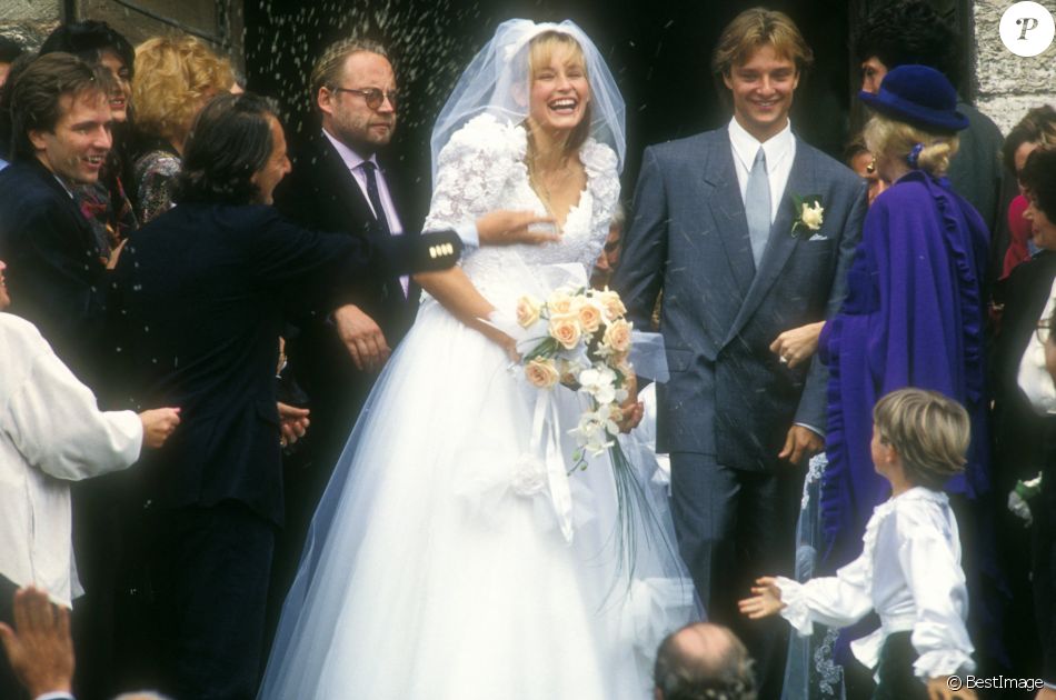 MARIAGE DE DAVID HALLYDAY ET ESTELLE LEFEBURE Mariage de David Hallyday ...