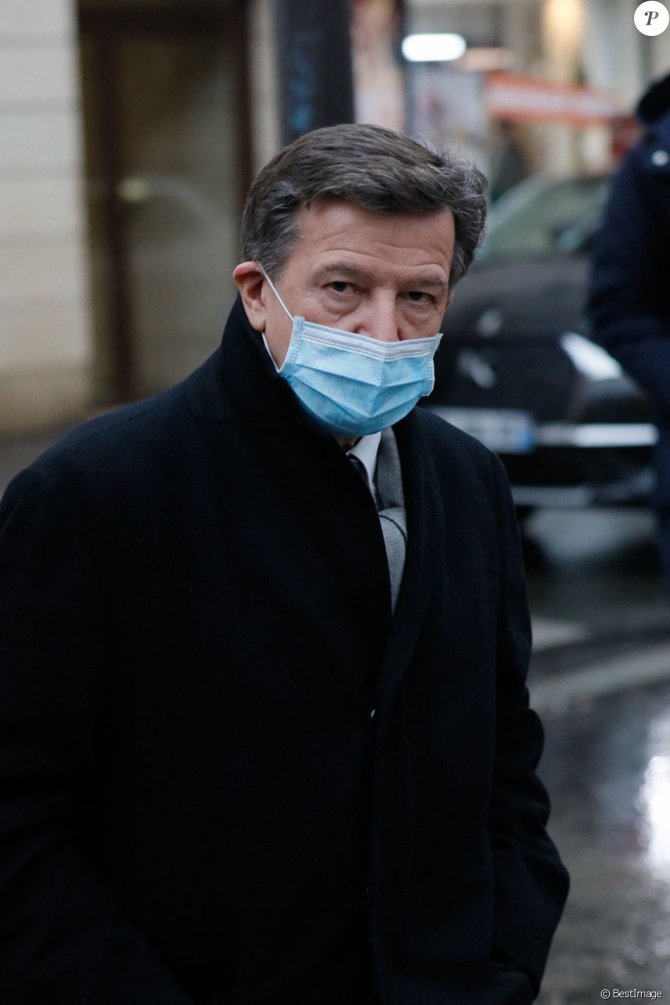 Gilles Pélisson (PDG du groupe TF1) arrive aux obsèques de Gérard ...