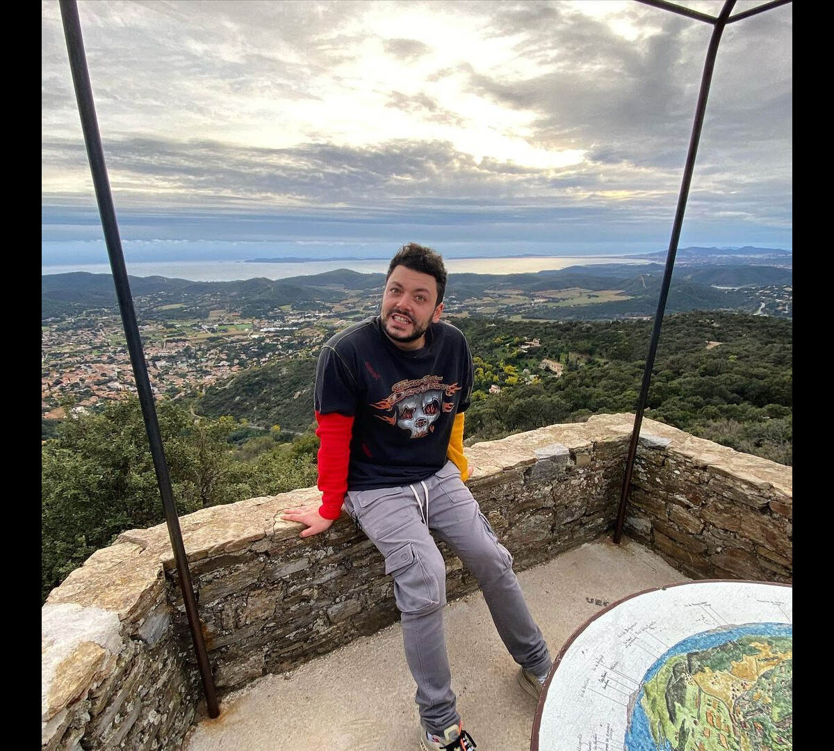 Photo : Kev Adams sur Instagram, février 2021. - Purepeople