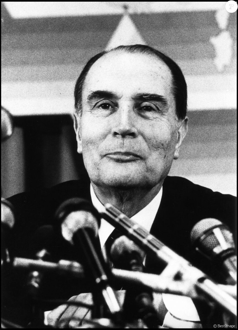 ARCHIVES - François Mitterrand lors d'une conférence à Bruxelles ...