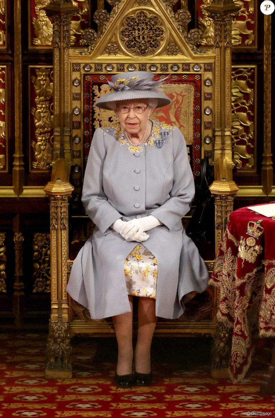 La reine Elisabeth II d'Angleterre lors de son discours d'ouverture de ...