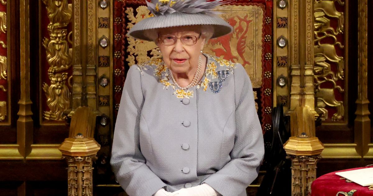 La reine Elisabeth II d'Angleterre lors de son discours d'ouverture de ...