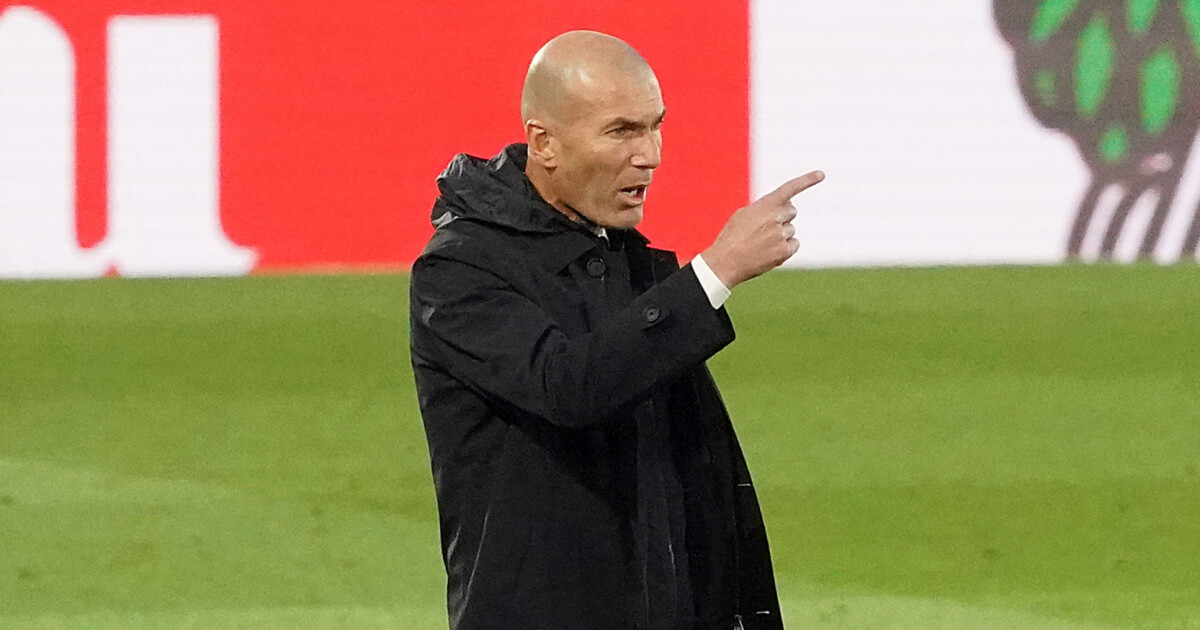 Zinédine Zidane, en famille, s'embrouille avec un journaliste en pleine ...