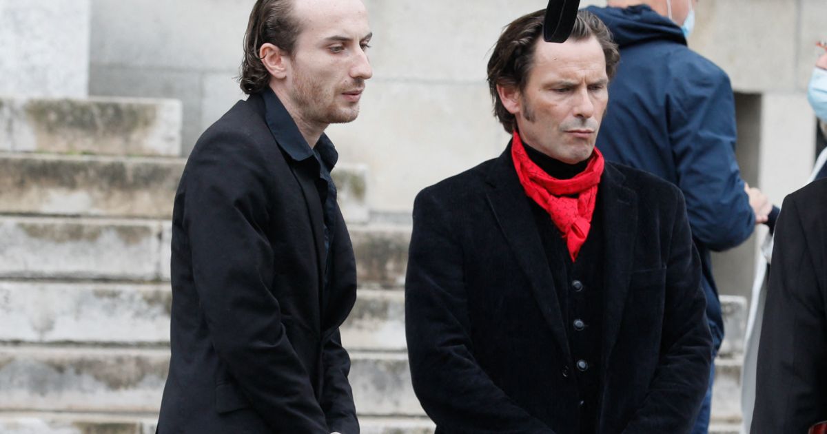 Obsèques de Jean-François Stévenin : Soudés, ses enfants lui rendent un ...