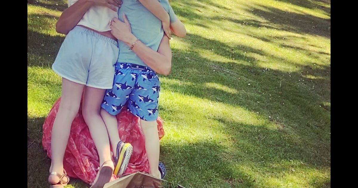 Faustine Bollaert et ses enfants, Abbie et Peter, lors de la Fête des ...