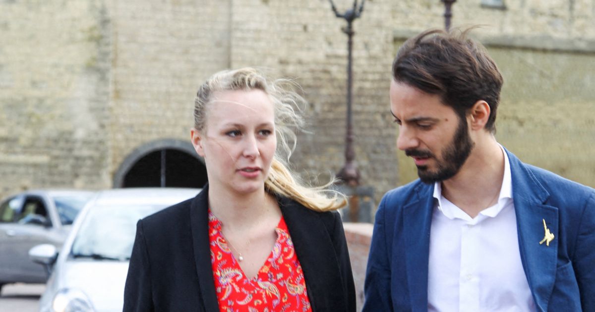 Marion Marechal et Vincenzo Sofo à Naples, le 14 mai 2019 - Purepeople