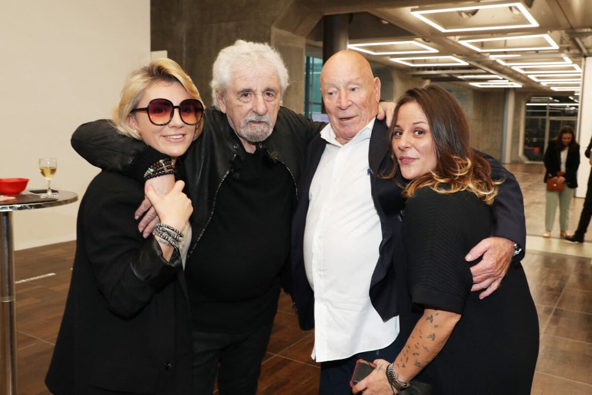 Photo : Exclusif - Daniel Angeli, entouré de ses filles Caroline et ...