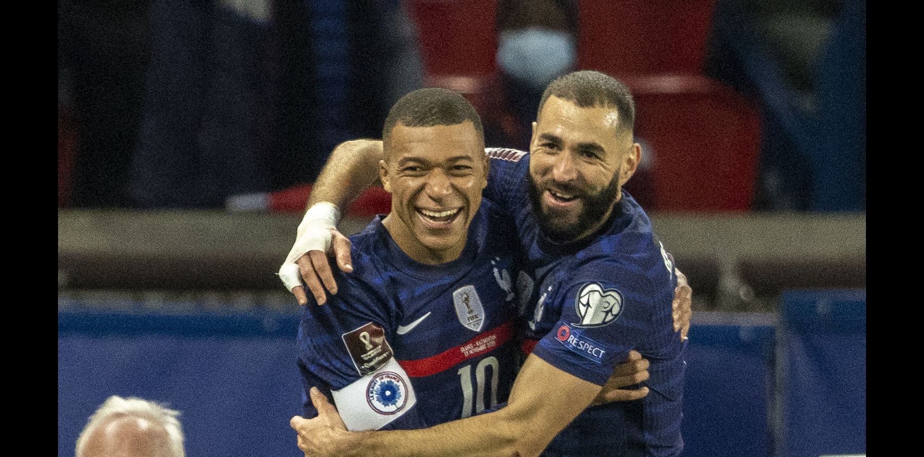 France-Kazakhstan : Karim Benzema soutenu par Chloé de Launay et sa ...