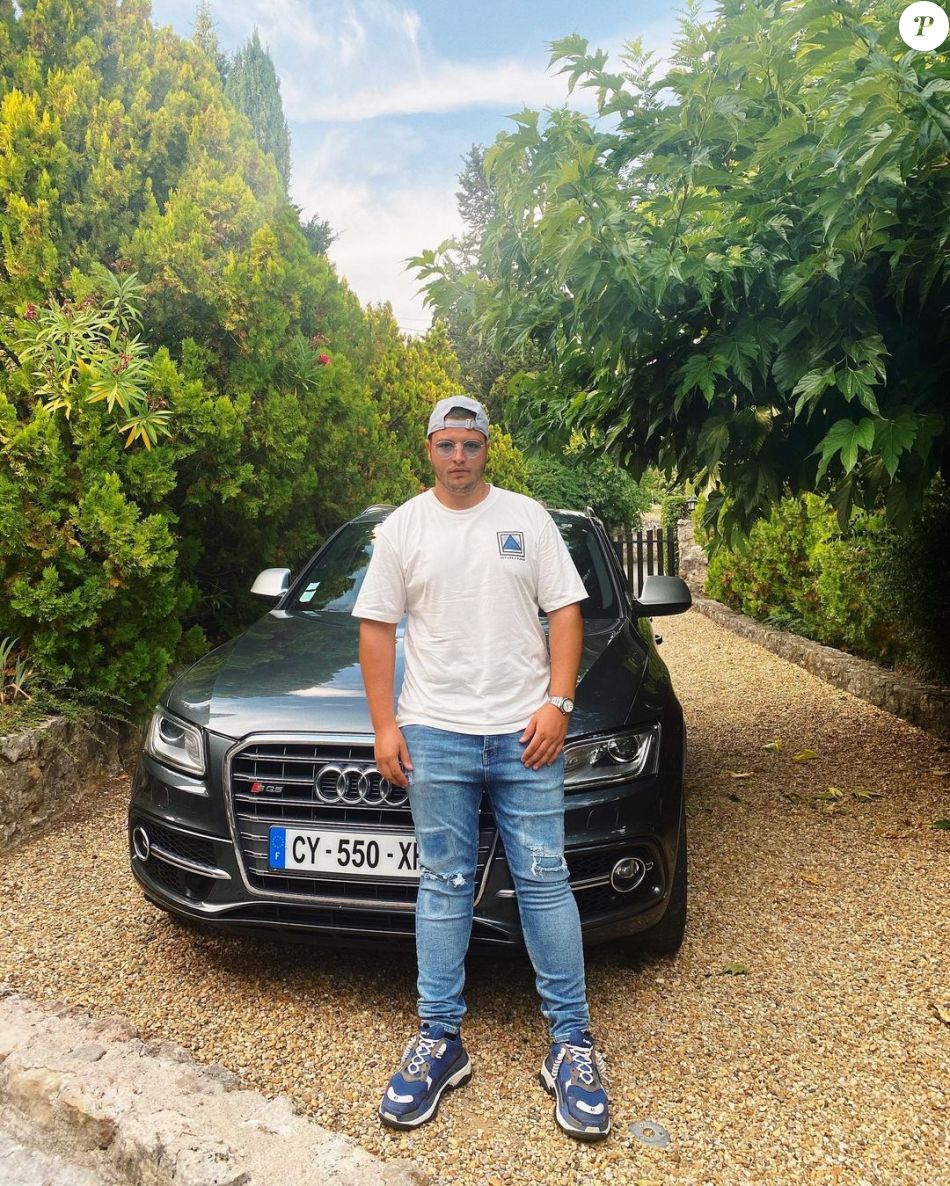 Alexandre, le fils de Caroline Margeridon - Purepeople
