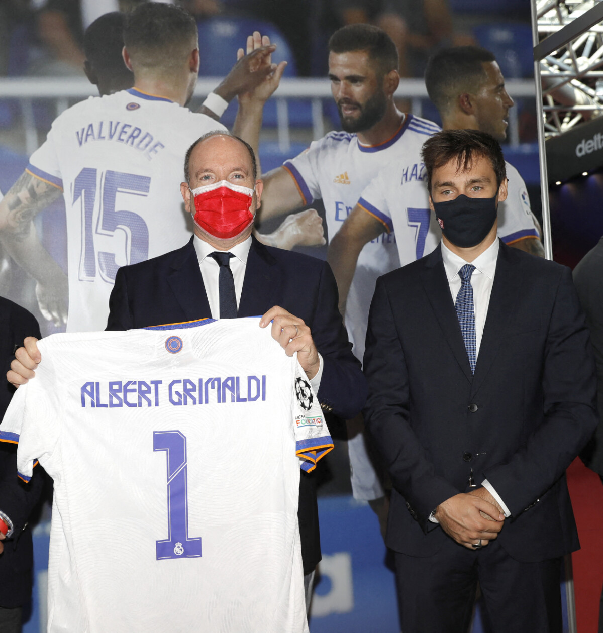 Photo : Javier Baena, le responsable commercial de Real Madrid TV, le prince Albert II de Monaco ...