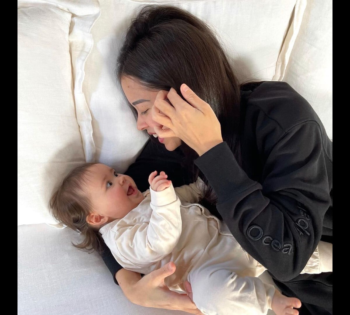 Photo : Alizée et sa fille Thi-Waï sur Instagram. Le 12 mai 2021 ...