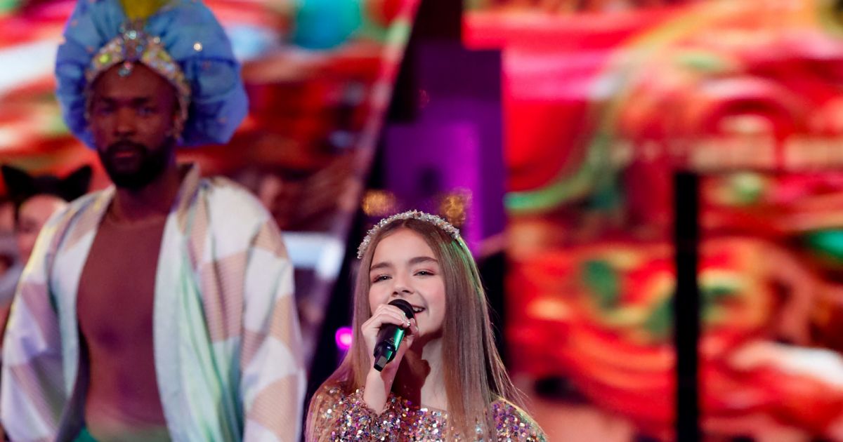 Exclusif - La chanteuse Valentina - Enregistrement de l'émission La ...