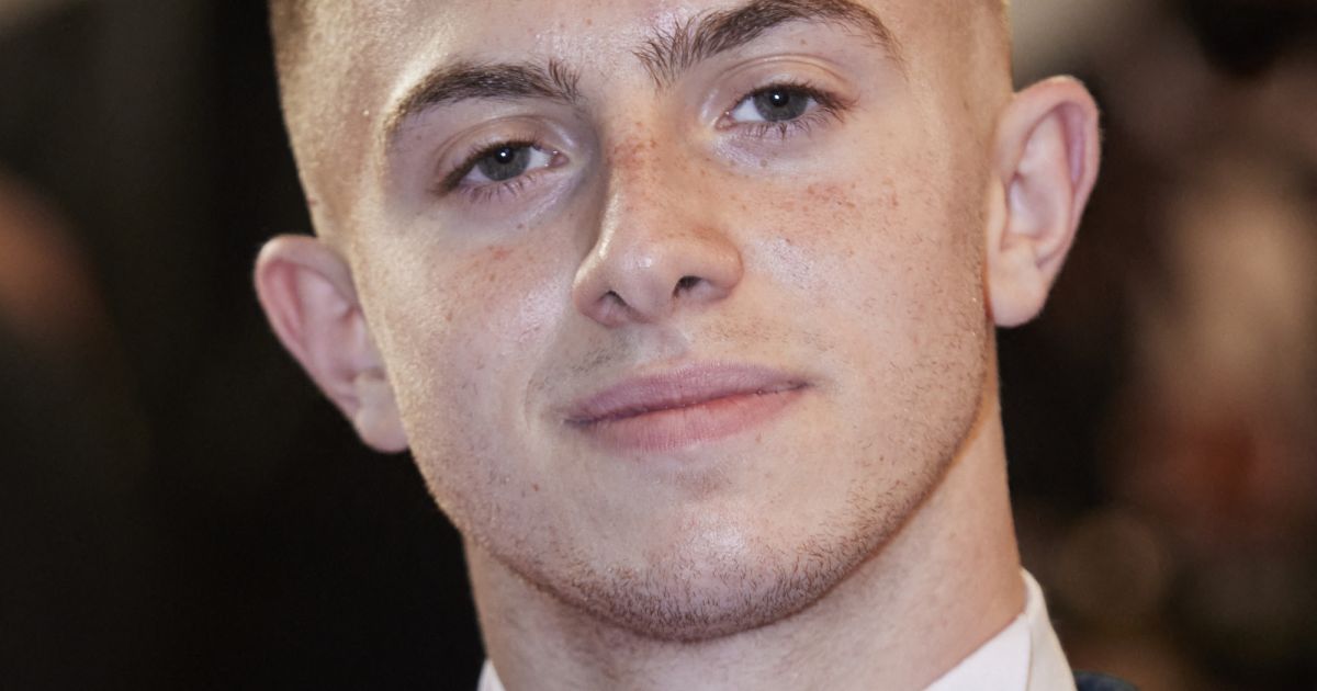 Michou (youtubeur) - Montée des marches du film Titane lors du 74ème ...