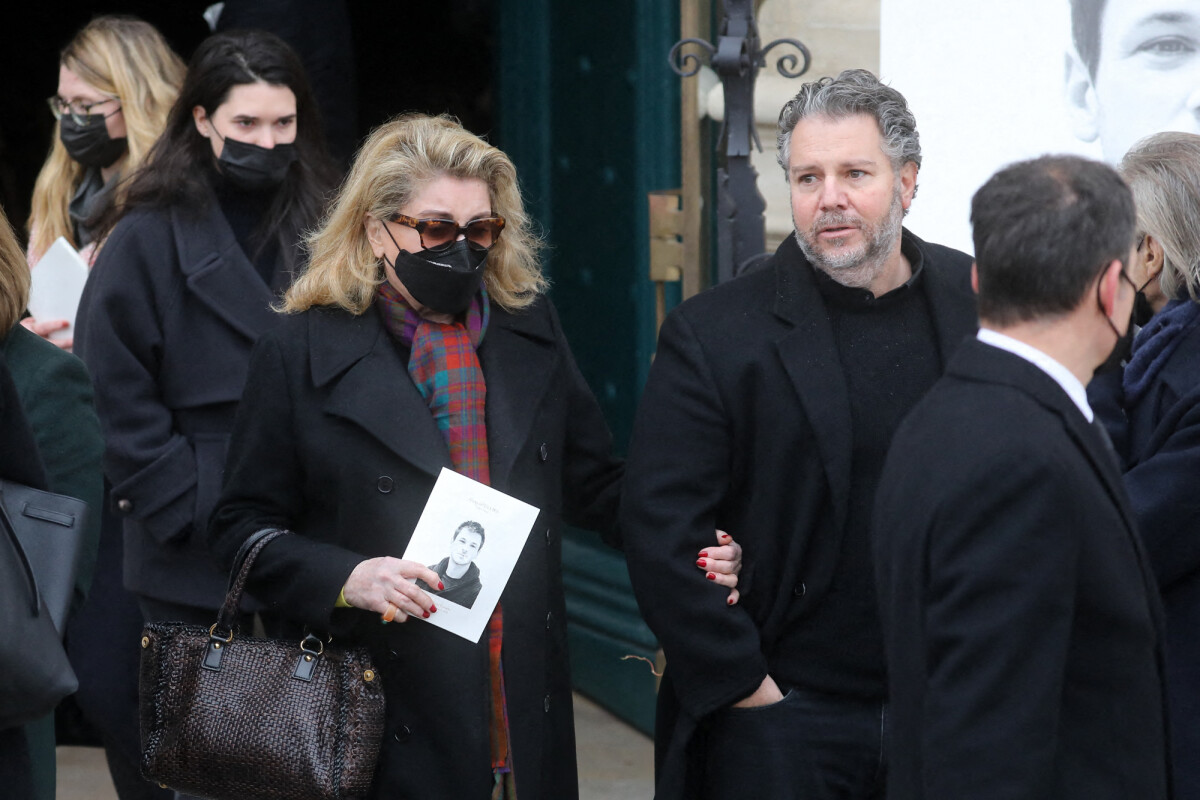 Photo : Catherine Deneuve, Carl Ganem - Sorties des obsèques ...