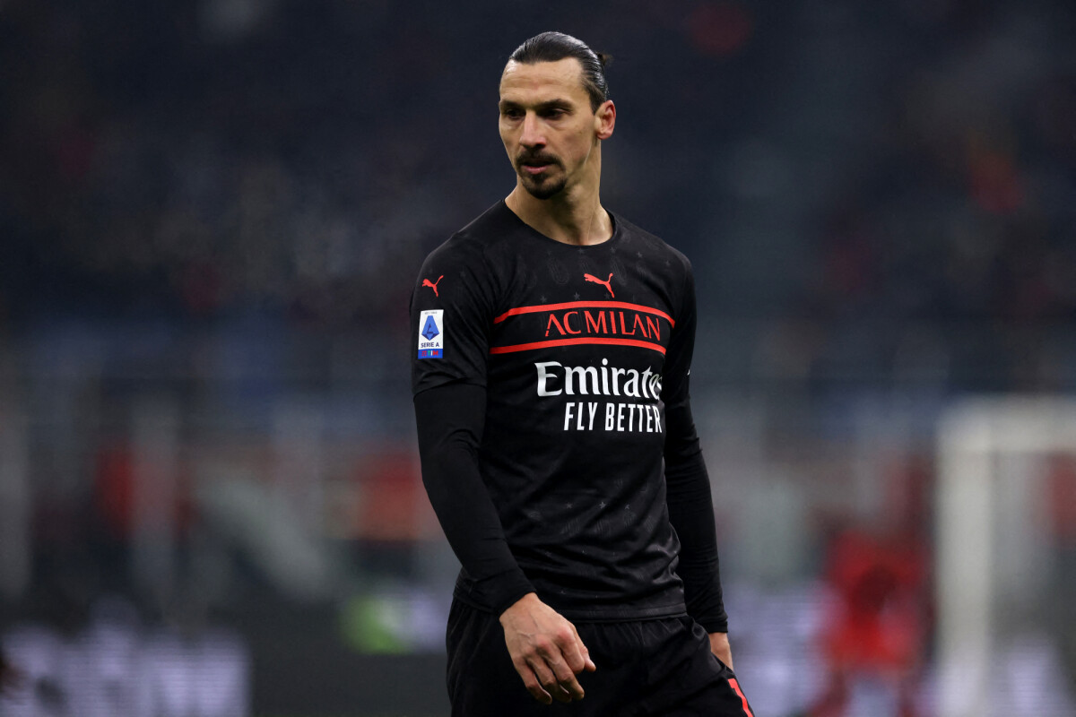 Photo Zlatan Ibrahimovic Lors Du Match De Serie A Milan Naples 0