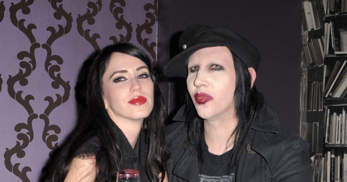 Marilyn Manson et sa compagne Isani Griffith au bar Louie à Miami ...