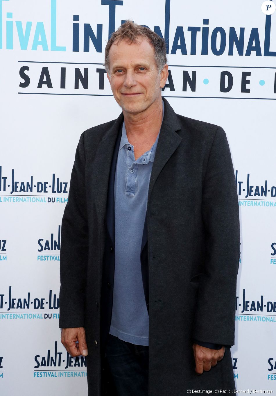 Charles Berling - Photocall du film Un beau voyou lors du Festival ...