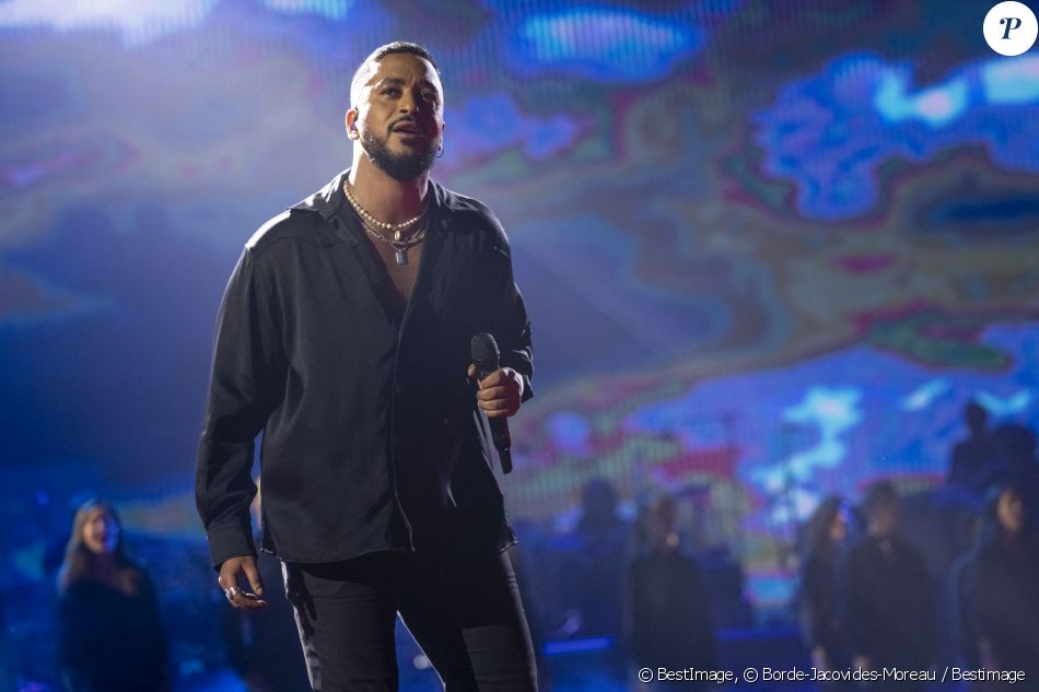 Exclusif - Slimane - Concert hommage à Johnny Hallyday Que je t'aime à ...