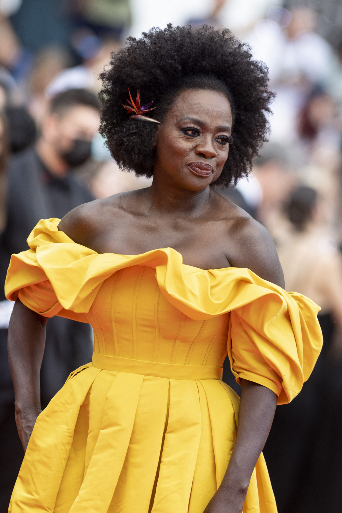 Photo : Viola Davis - Montée des marches du film " Top Gun : Maverick ...