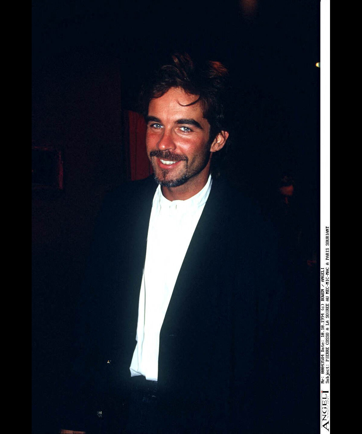 Photo : Pierre Cosso dans la pièce "Mec mic mac" en 1994. - Purepeople