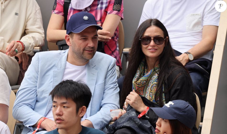Demi Moore et son compagnon Daniel Humm dans les tribunes lors des ...
