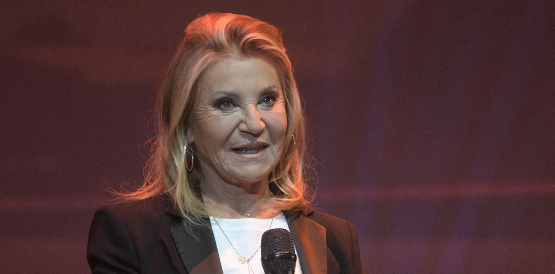 Sheila en deuil : elle rend un vibrant hommage à son ex-mari Yves ...