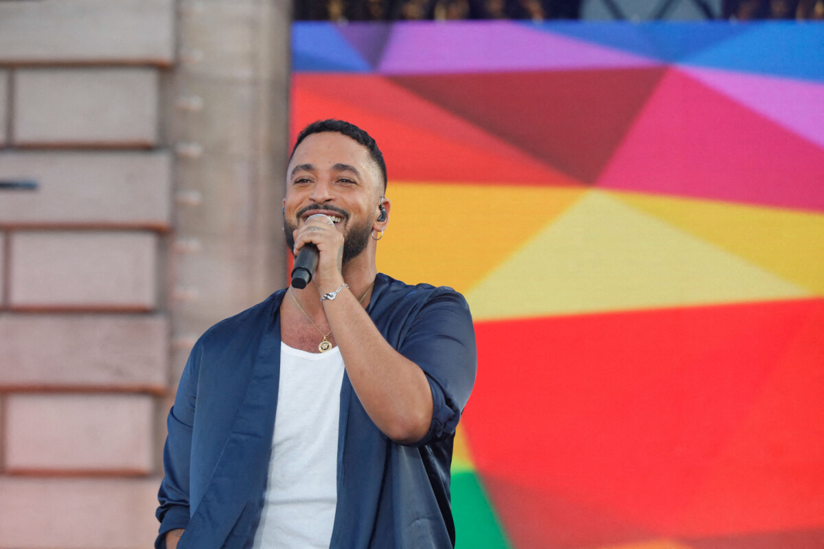 Photo : Exclusif - Slimane - Concert RFM Music Show sur le parvis de l ...