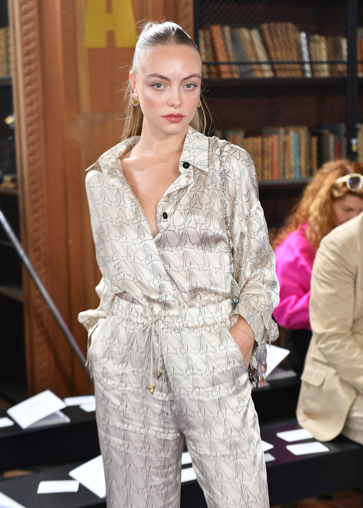 Photo : Anouchka Gauthier lors du défilé de mode Haute-Couture automne ...