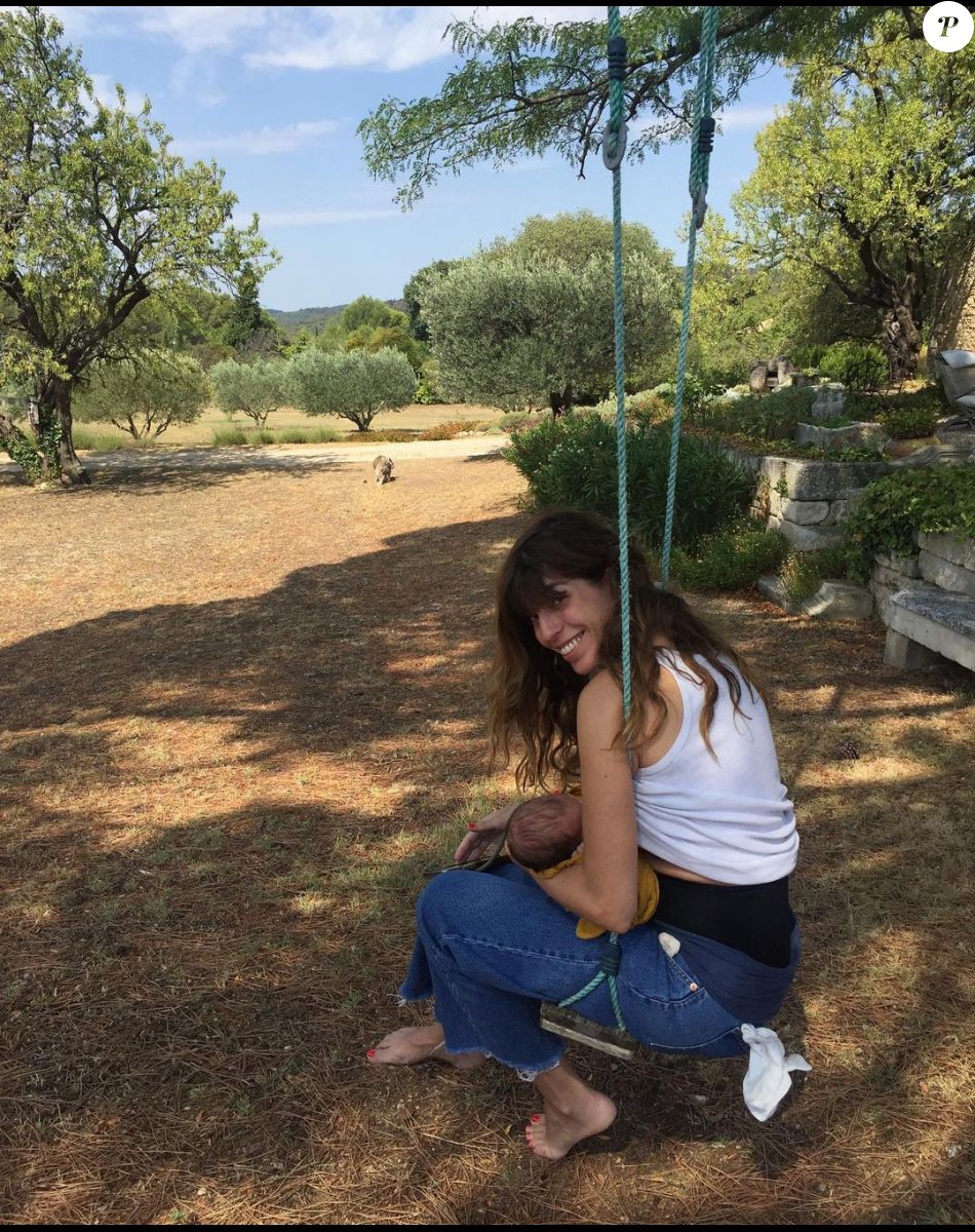 Lou Doillon maman : nouvelles photos de son corps post grossesse et ...