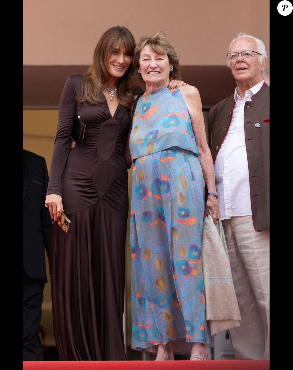 Carla Bruni-Sarkozy présente sa petite soeur méconnue, Consuelo Remmert ...