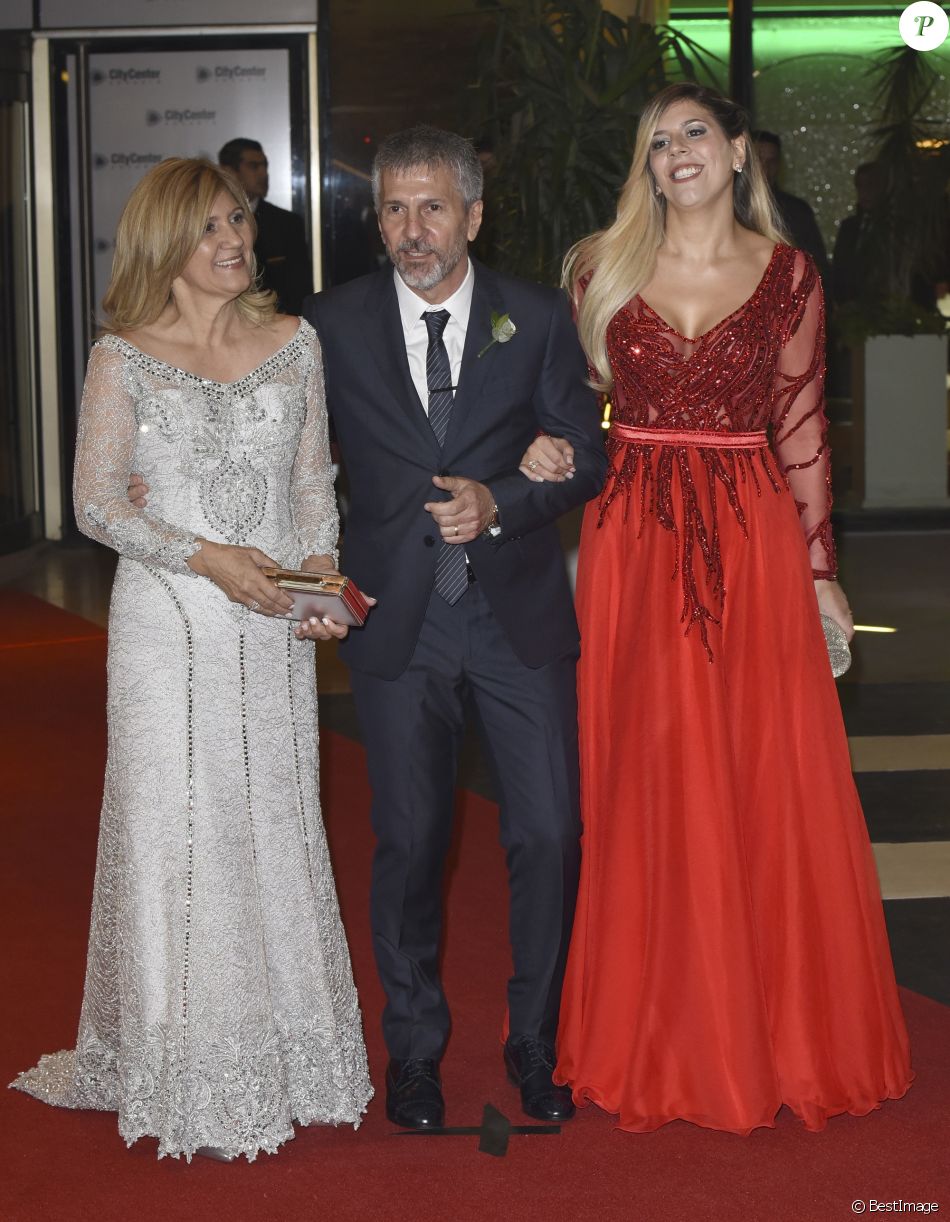 Les parents de Lionel Messi et sa soeur au mariage de Lionel Messi et ...