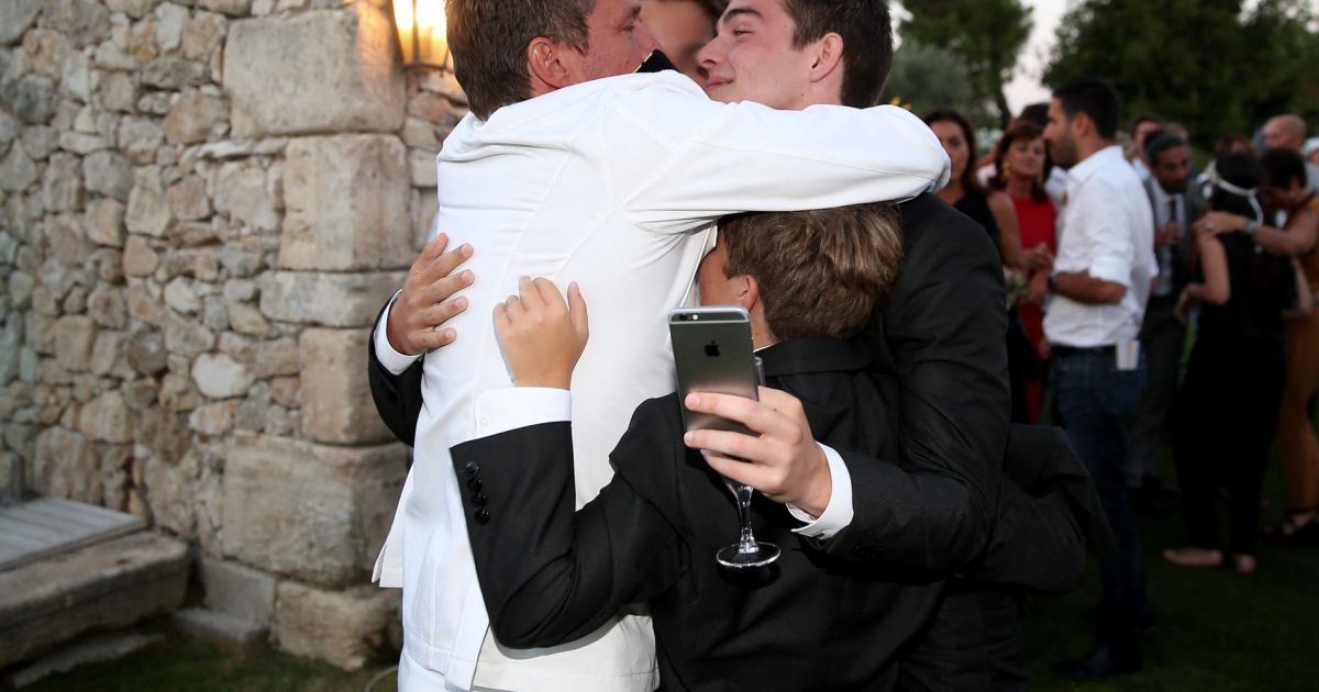 Exclusif - Benjamin Castaldi et ses fils Julien, Simon et Enzo ...