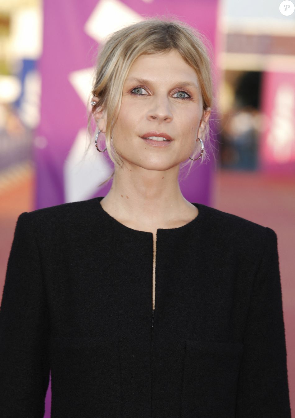 Clémence Poésy - Première du film When You Finish Saving The World lors ...